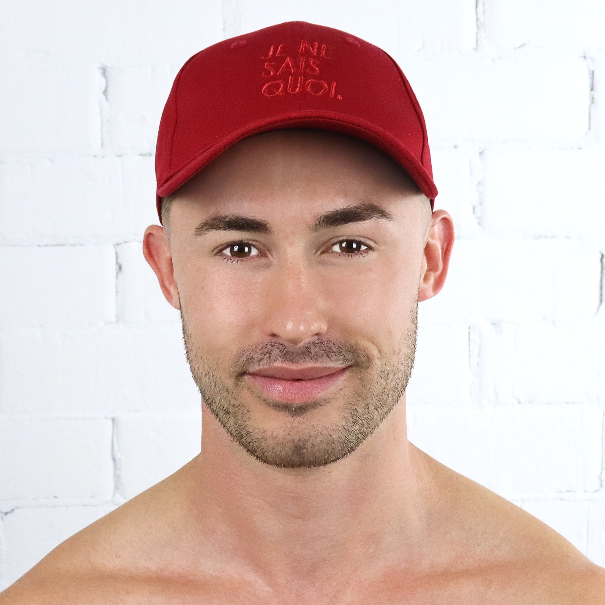 Je Ne Sais Quoi Cap – Rude Rainbow